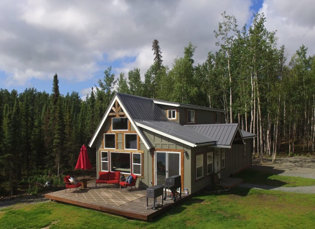 Top 15 Coolest Cabin Rentals in Alaska To Stay in 2023 - Cabin Trippers