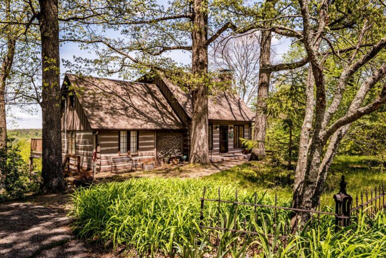 Top 12 Romantic Cabins In Indiana with Hot Tubs - Cabin Trippers